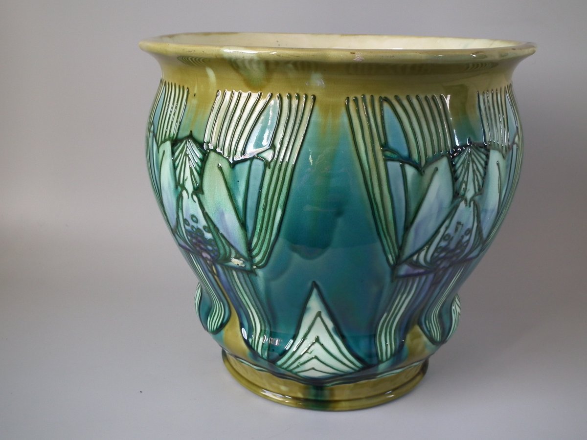 Minton Secessionist No.72 jardiniere and stand